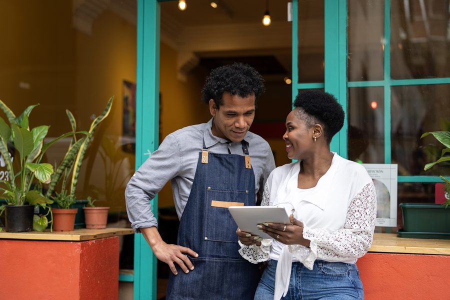 The Essential Moving Abroad Checklist | Western Union