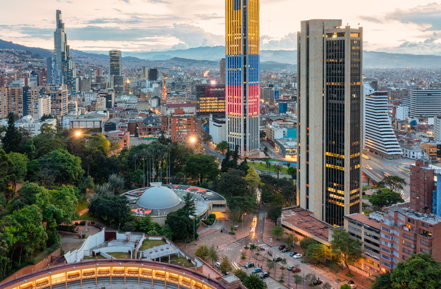 ¿Cómo enviar dinero en línea con Western Union a Bogotá? | Western ...